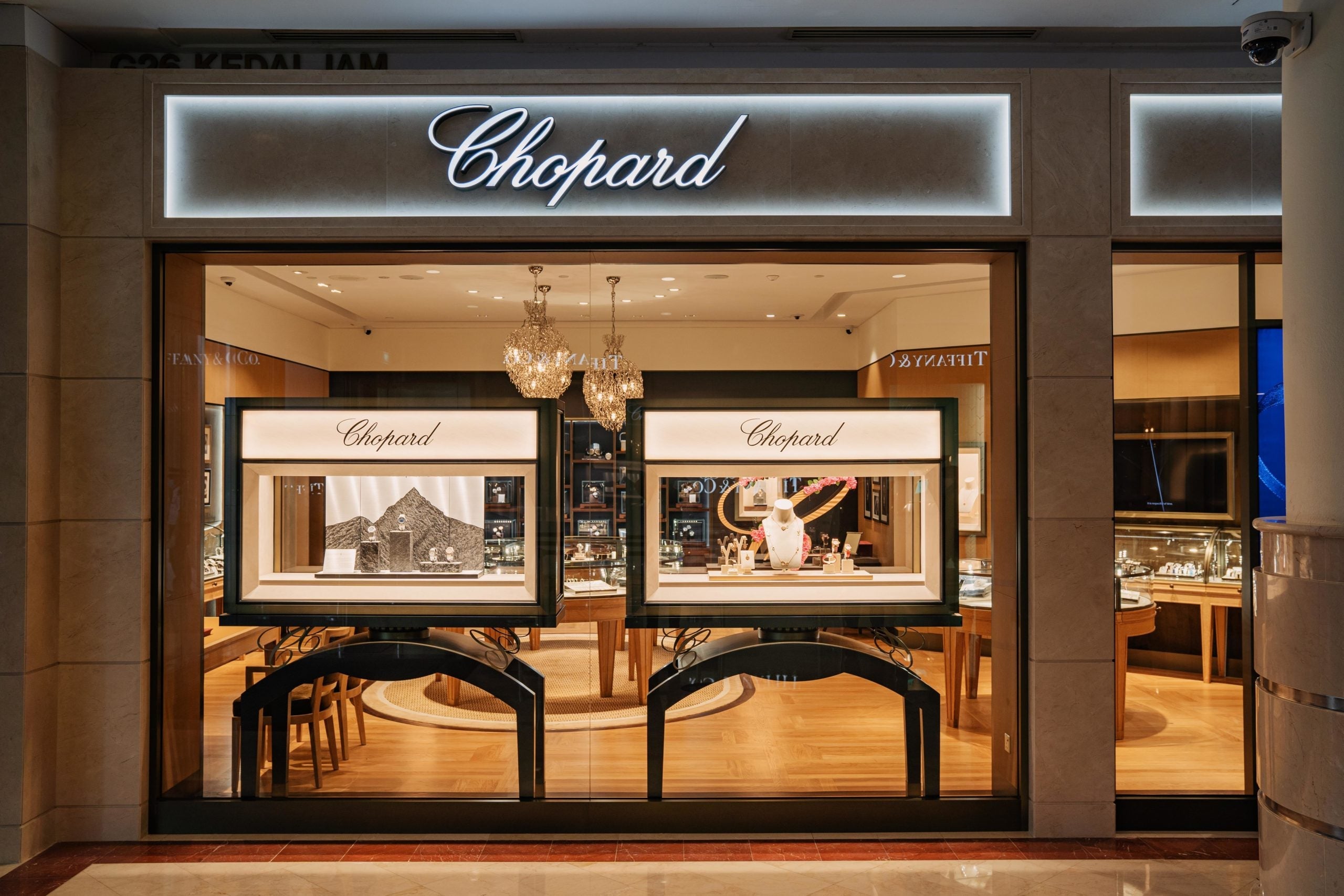 Messika vs. Chopard: Ce Brand de Bijuterii Oferă Cel Mai Bun Raport Ca ...